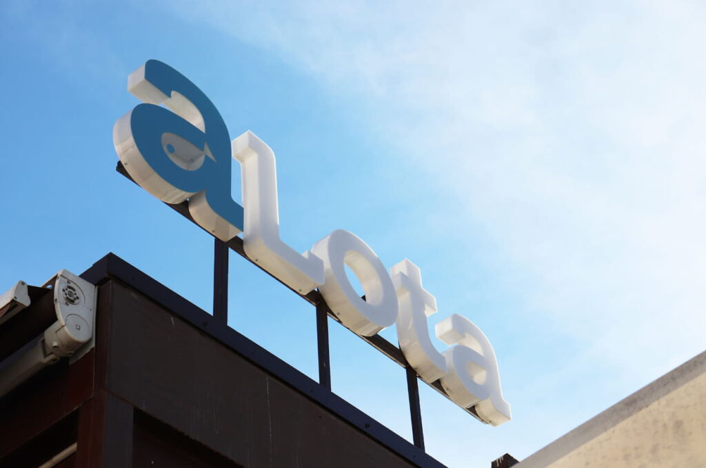 Top 8 Innovative Ways to Use 3D Signs in Retail Marketing